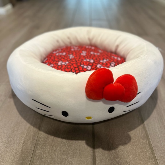 Hello Kitty | Dog | New Hello Kitty Pet Bed | Poshmark